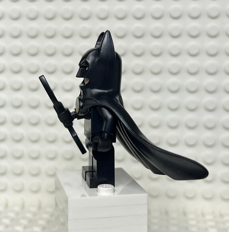 Batman 1992 (one-piece molded cape/mask), sh880 – Atlanta Brick Co