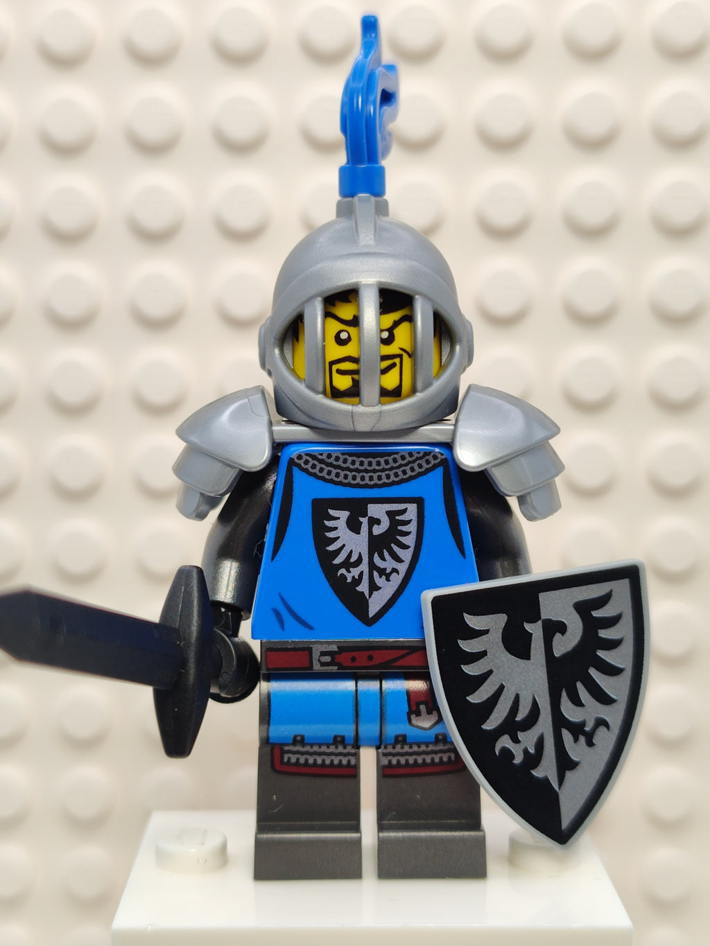 Modern Black Falcon Knight with Grille Helmet – United Brick Co®