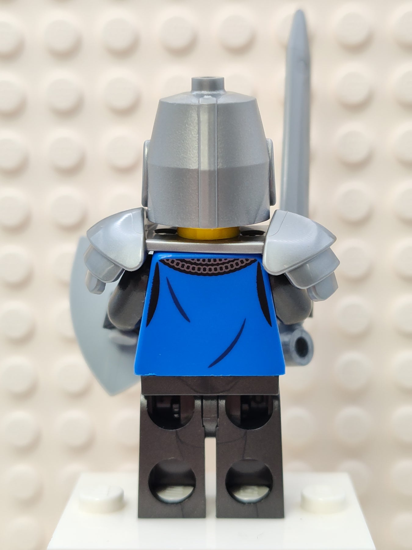 Modern Black Falcon Knight with Slit Helmet – Atlanta Brick Co