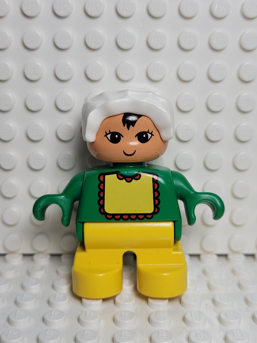 Duplo Child with White Bonnet – United Brick Co®