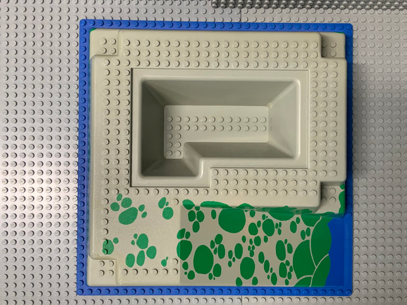 32x32 Raised Baseplate W/ Ramp & Pit, Water, Green Stones Pattern 2552 ...