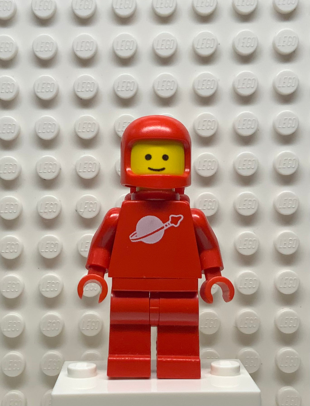 Classic Space-Red with Air Tanks, sp005 – Atlanta Brick Co