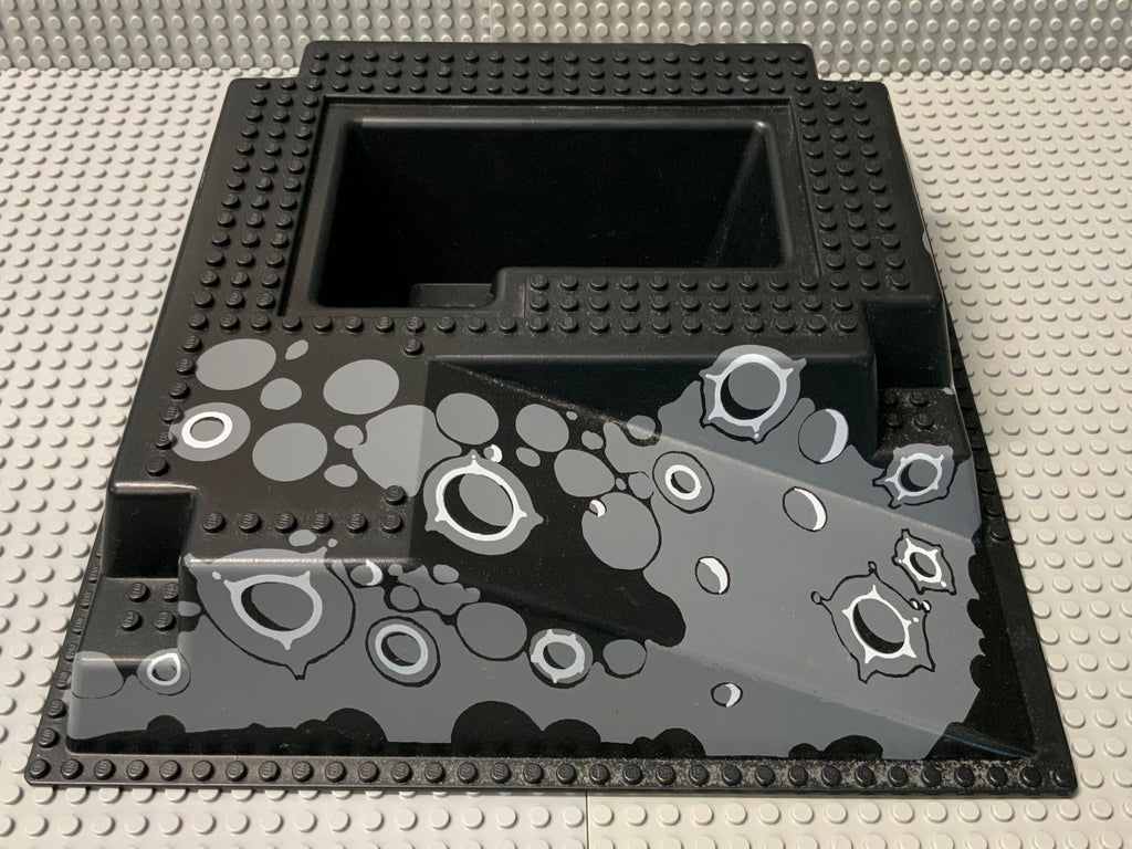 32x32 Raised Baseplate W/ Ramp & Pit, Crater Pattern 2552px2 LEGO ...