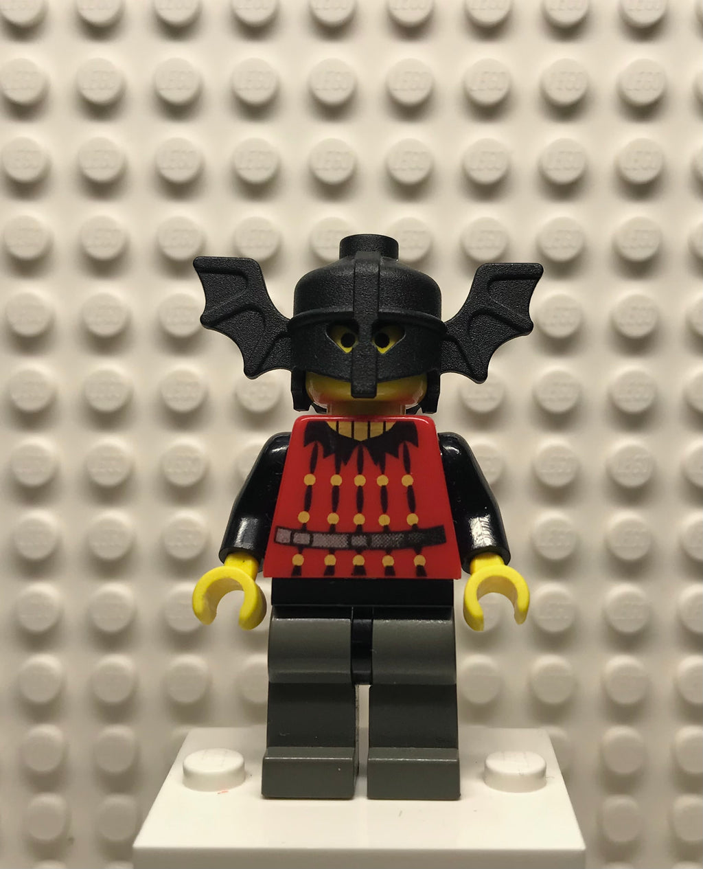 Basil the Bat Lord, cas022a – United Brick Co®